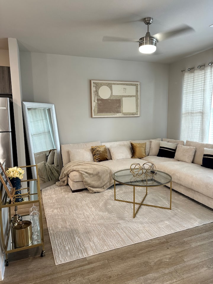 Traveler’s Haven: With Quick Airport Access - Houston, TX