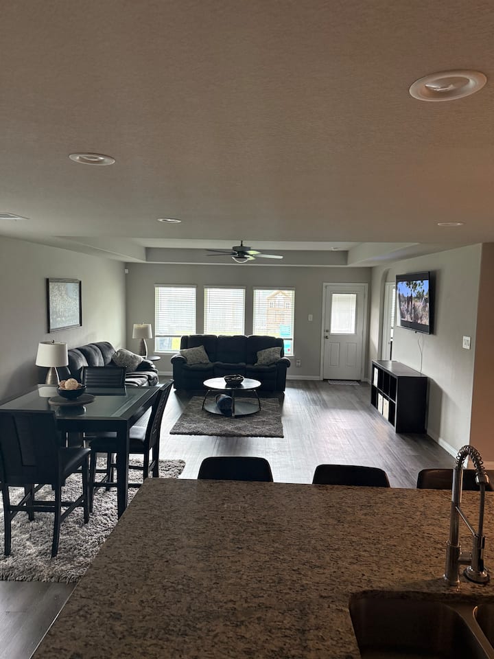 Cozy & Clean Cottage In New Subdivision! - Sienna