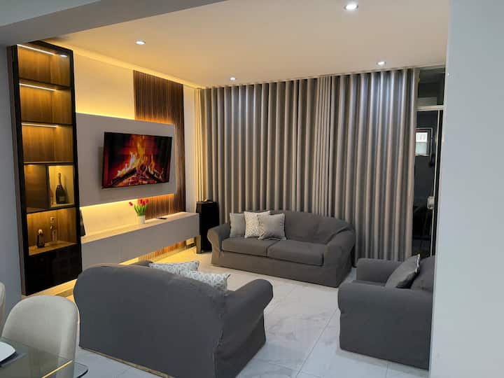 Trujillo: 2 Hab / 2 Baños, Moderno Y Equipado - Trujillo, Peru