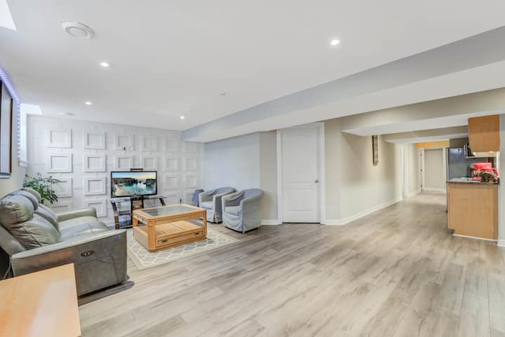 Studio Privé Dans Un Sous-sol Avec Salle De Cinéma - Ottawa