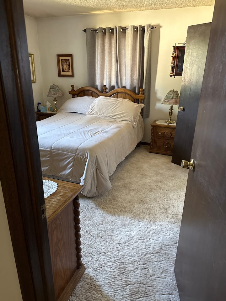 Quiet Comfortable And Convenient Home - Greeley, CO