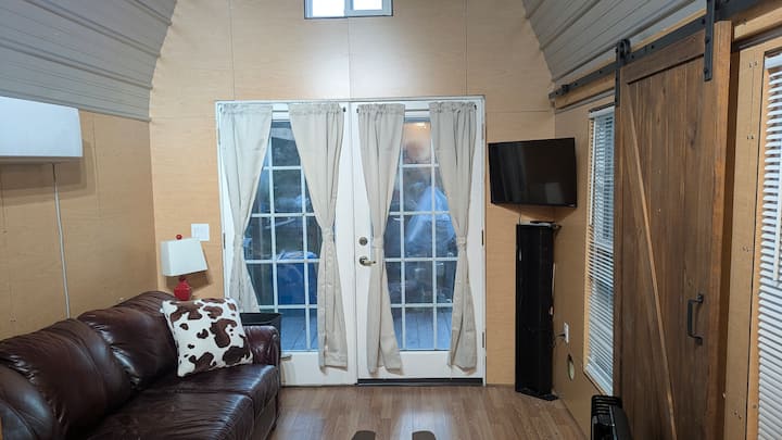 Barn Style Tiiny Home In A Blueberry Farm Setting - Jacksonville, FL