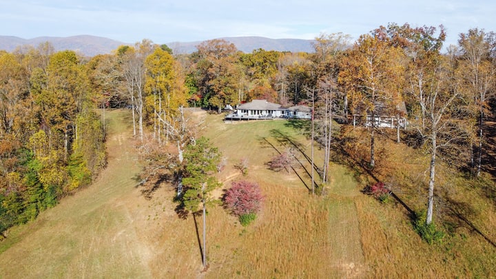 40 Acre - Mechum Hill - Main House - Farm Stay - Crozet, VA