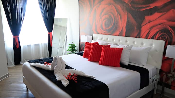 Red Rose Serenity | 1bd Lux King - Southeast Jax - Jacksonville, FL