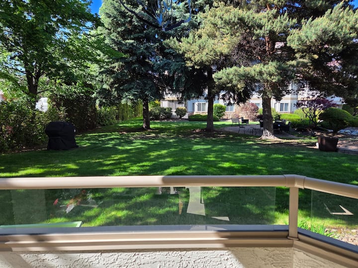 Park Like Setting Close To Amenities - Summerland