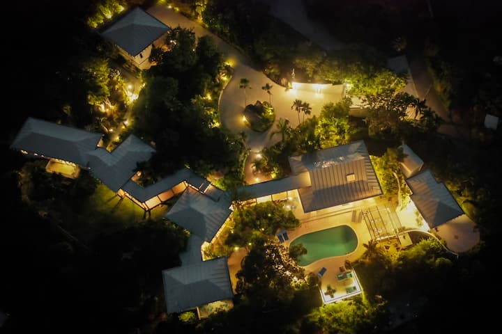 Yellowbird Retreat, 2 Min. To Magens Beach, 1 Acre - Saint Thomas