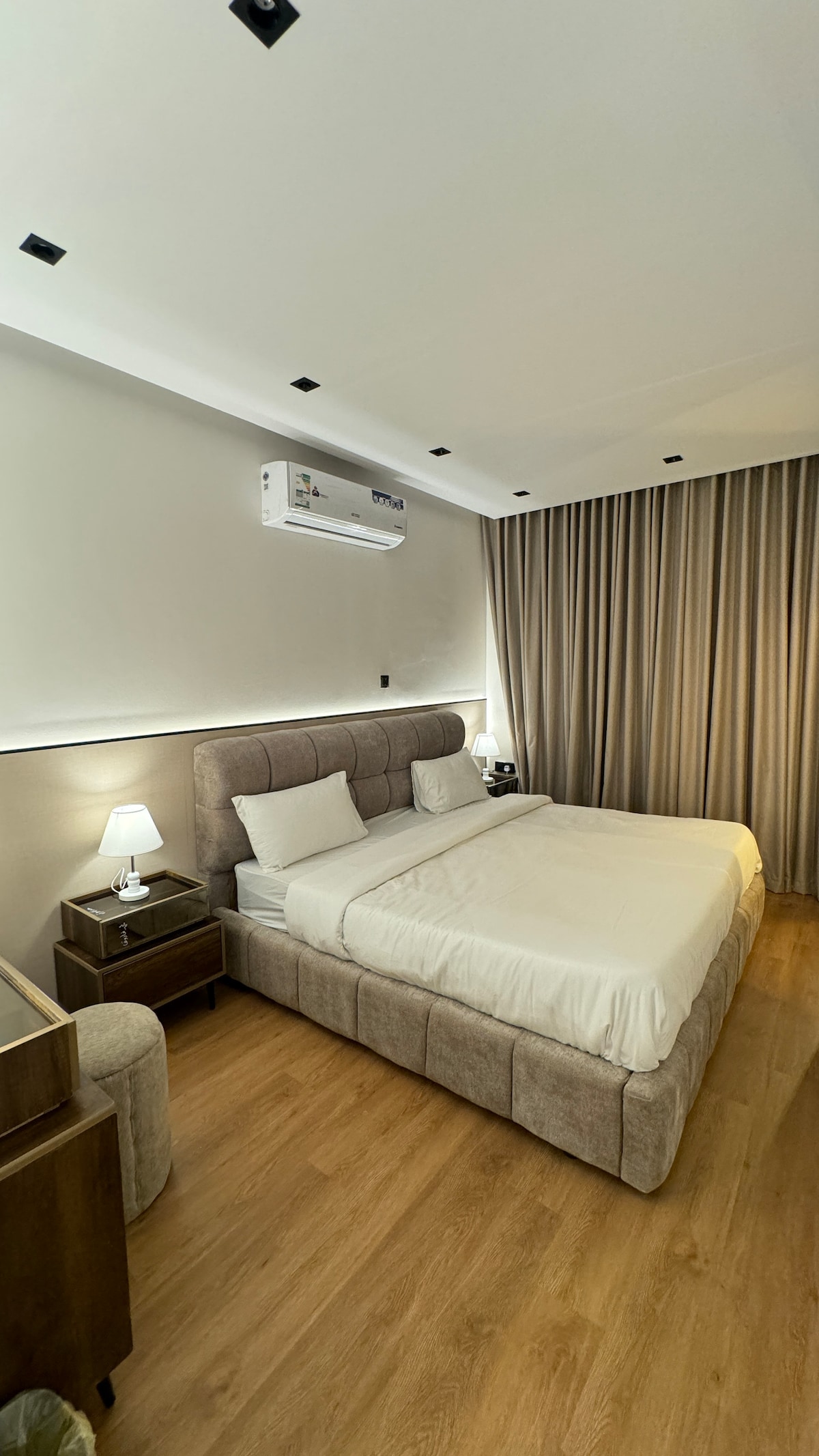 Elegant apartment with a living room and 3 bedrooms - Flats for Rent in ...