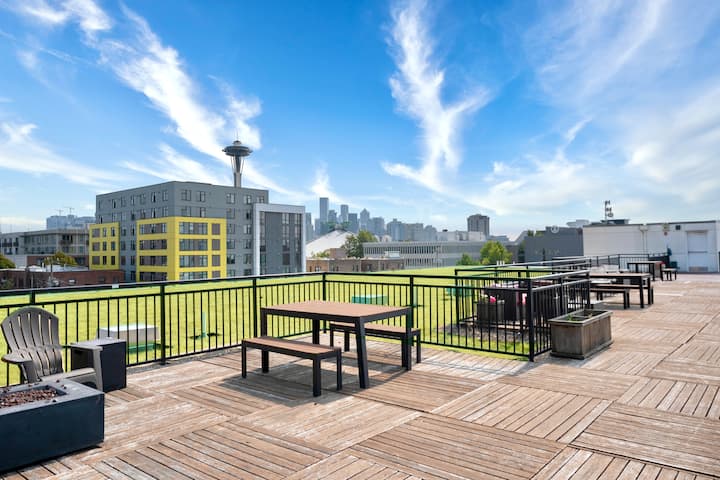 Stylish Oceanview 1b1b W/rooftop Spaceneedle Views - Pioneer Square - Seattle