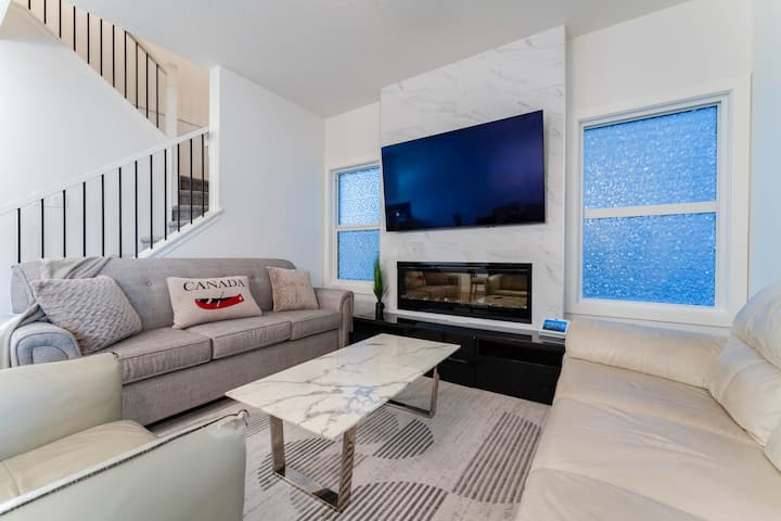 Brand New 3br | 3 Full Baths | Gym + Office | Yyc - Calgary