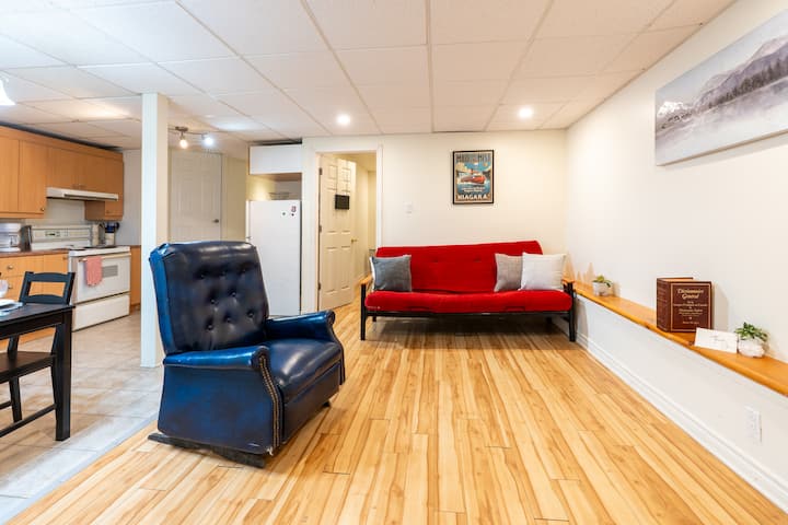 Spacious 2-bedroom Apartment In Little Italy - Laval