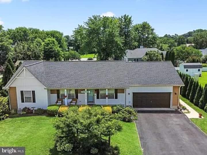 Mid-century Milton W/pool, Pond, And Bike Trails! - Delaware