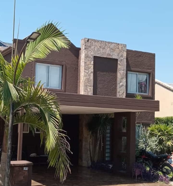 Casa En Barrio Privado. Capacidad Para 9 Personas - San Miguel de Tucumán