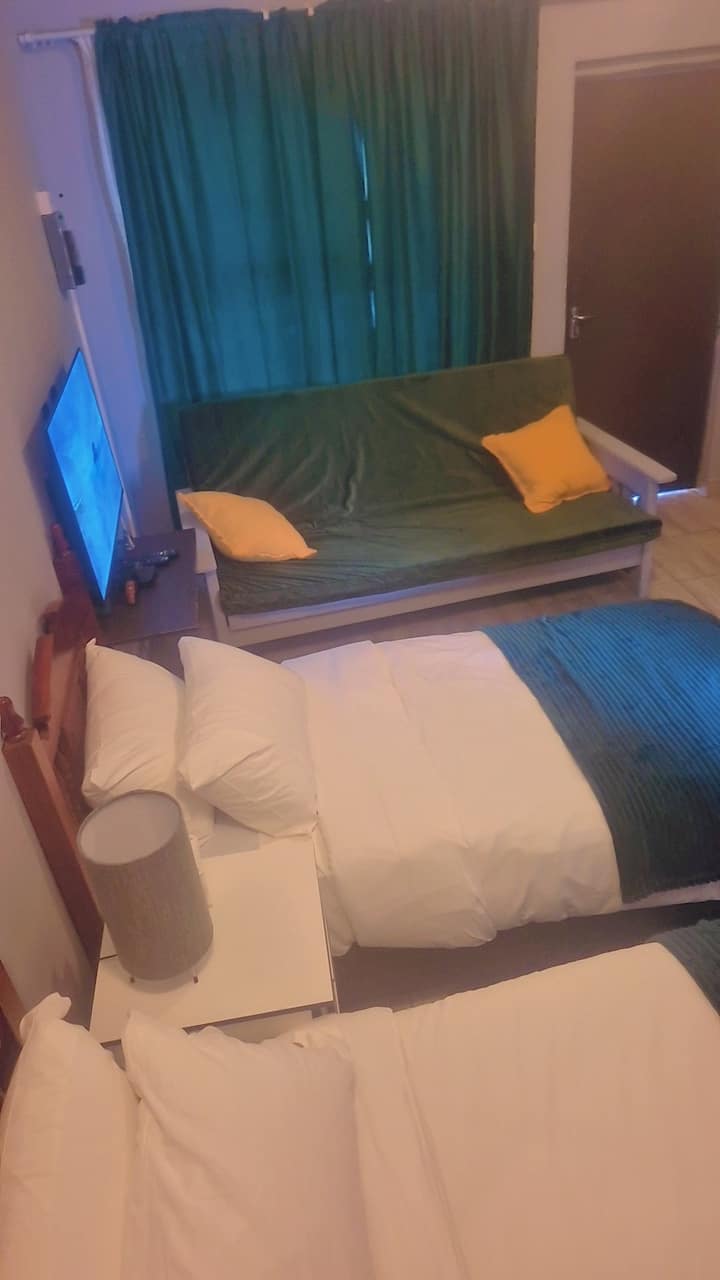 Emerald Green Family Haven! - Rustenburg