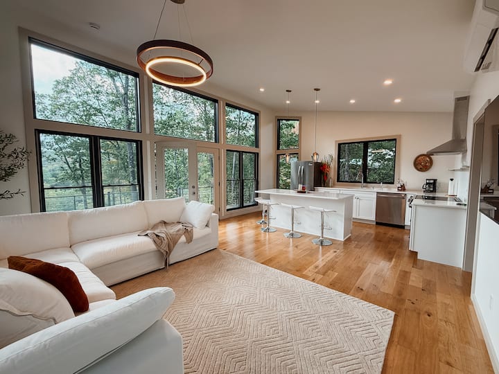 Emerald Lake Glass House - Hampton, NY