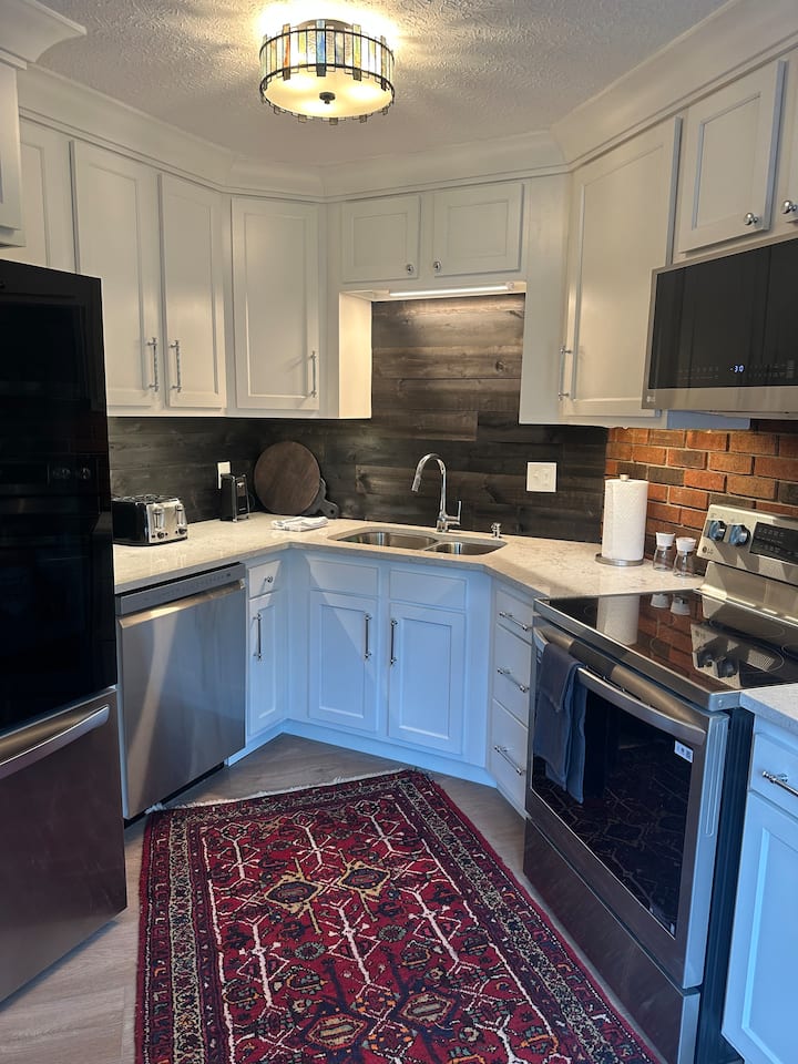 Spacious And Clean Uptown Vibe Condo. The Jaimeson - West Virginia