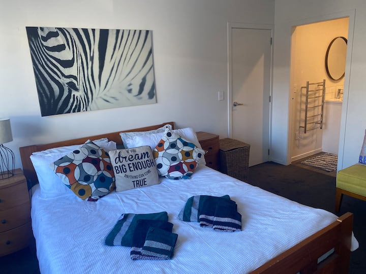 Self-contained Room Close To City Centre/ferry - Wellington