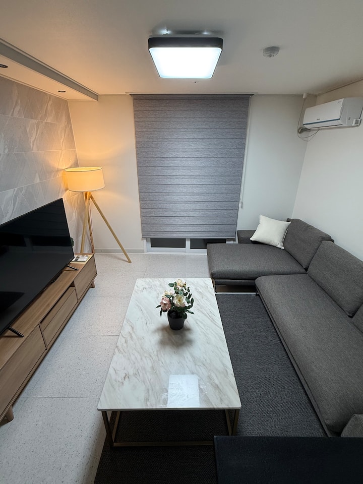 엔칸토 (805) / 투룸,퀸침대3개,성심당 도보 5분, 야구장 차량7분, 인근맛집카페 - Daejeon