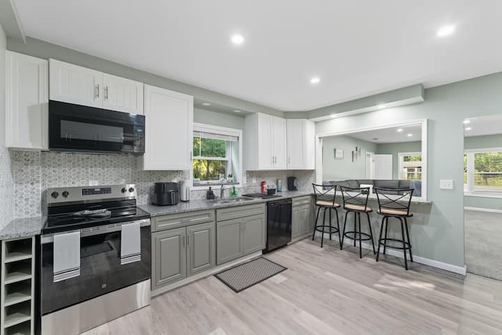 Modern House 4 Bedroom On Pym Lake With Hot Tub. - Pymatuning State Park (Ohio), Andover