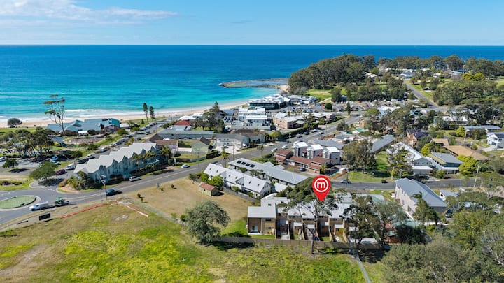 Walk To Beach & Golf Club | Private Parking - Mollymook