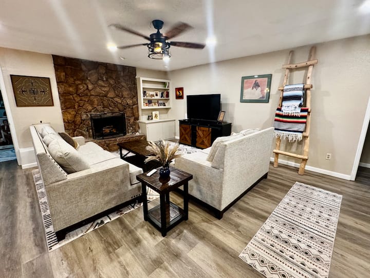 Rustic Native Retreat - Norman, OK