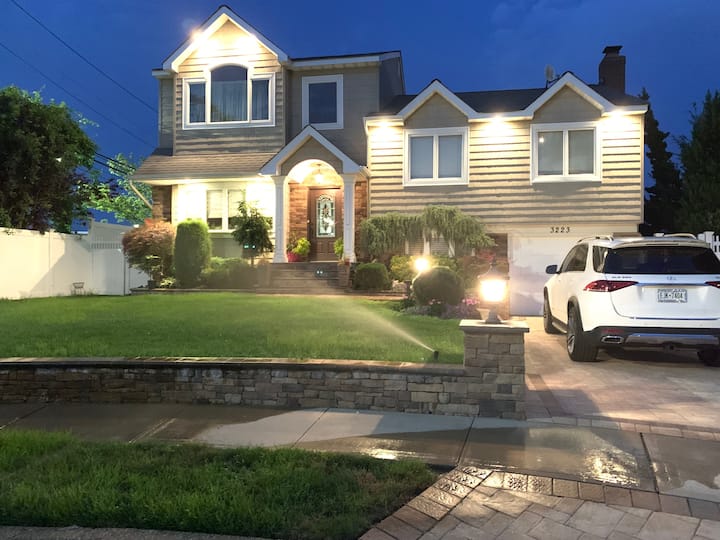 5 Miles 12 Minutes From Bethpage Black (Ryder Cup) - Freeport, NY