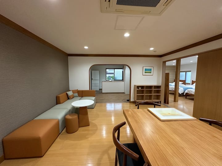 【新千歳・小樽へ直通】手稲駅徒歩6分｜300㎡超の広々一軒家｜スキー・スノボに最適｜最大15名 - Sapporo