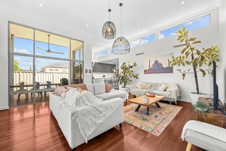 Stylish Family Oasis In Como With Swimming Pool - Perth