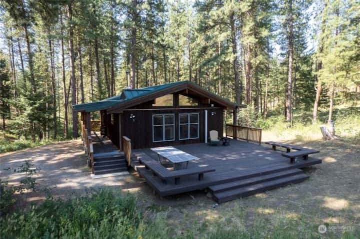 Sun Mountain Trails Cabin - Winthrop, WA