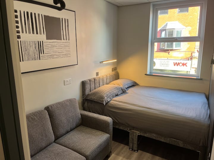 New 1 Bed Ensuite Sleeps 2 In Anfield, Liverpool - 리버풀