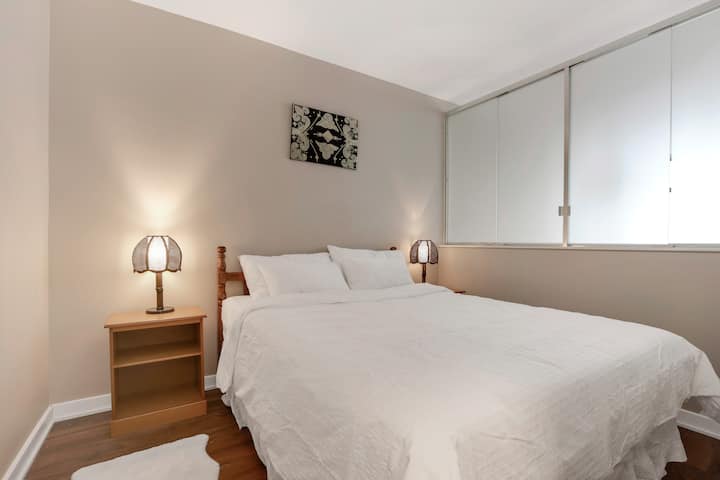 Vancouver Downtown One Bedroom +Den Apartment - Vancouver