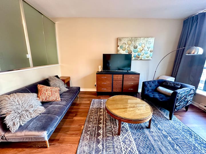 Vancouver Downtown One Bedroom +Den Apartment - Vancouver