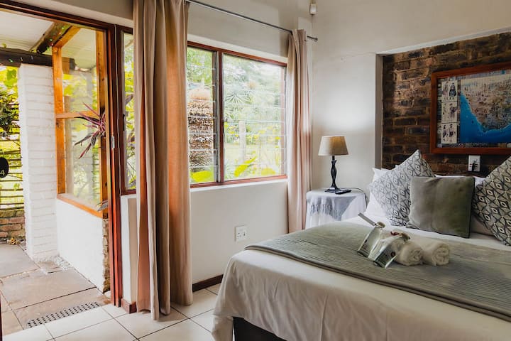 Room 4 - Rustic Room - White River