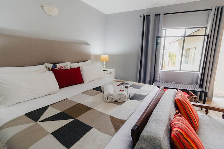 Room 7 - Self-catering Unit - White River