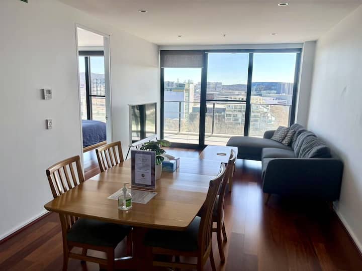 Central Canberra 2br Apartment With Parking - Canberra