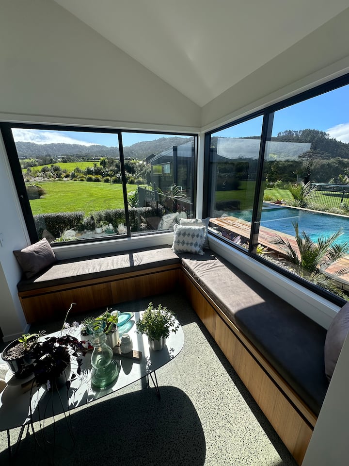 Modern Lakeside Luxury Near The Beach - Mangawhai Heads