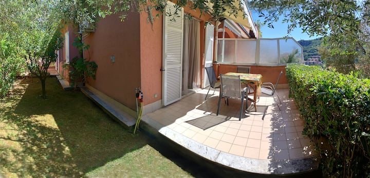 Appartamento Con Giardino E Parcheggio Privato - Pietra Ligure