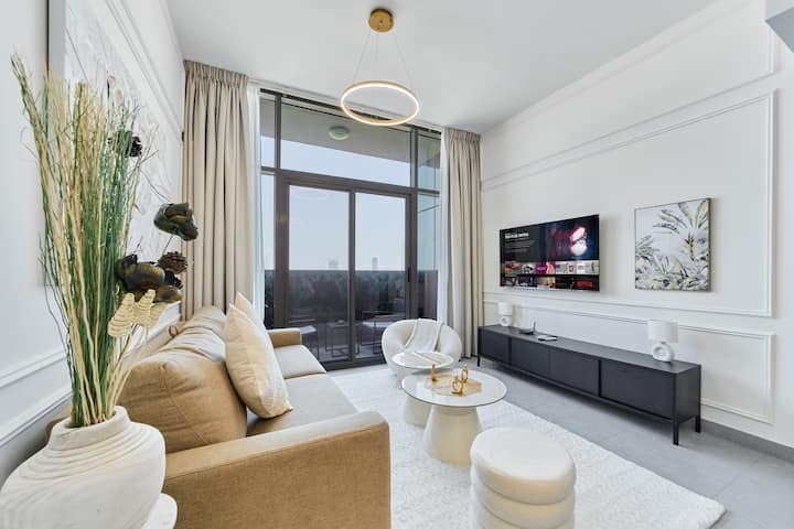 Modern 2br In Ikarus Tower, Dubai Production City - 