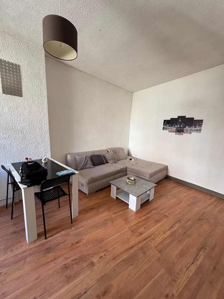 Petit Appartement Pas Cher Pour Dormir - Saint-Étienne