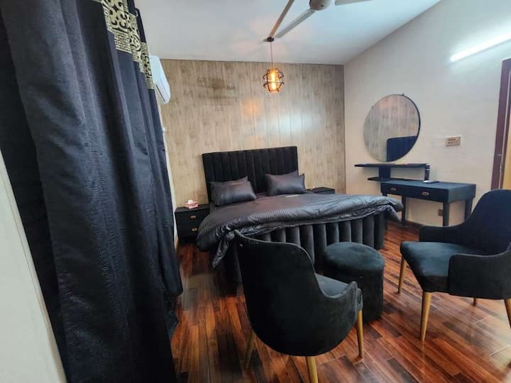 The Luxury 1bhk - Lahore