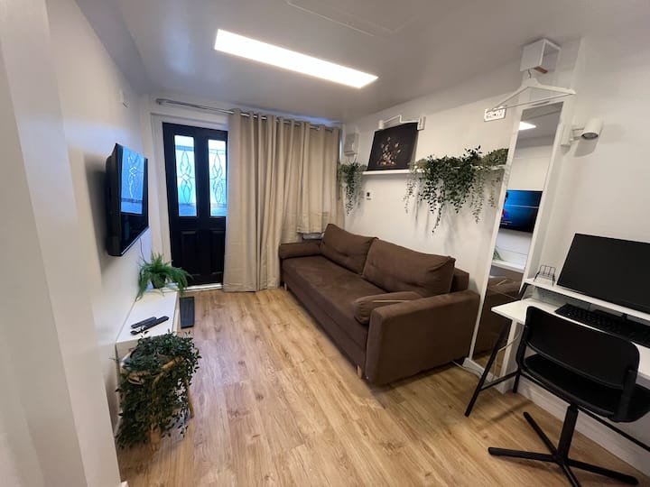 Compact Private Studio - Luton