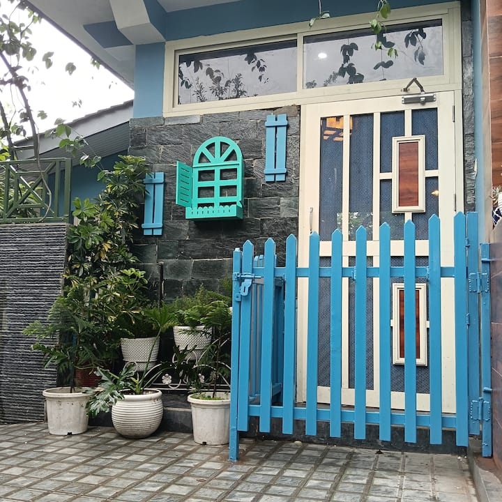 Balloo's Nest -Pride - Dharamshala