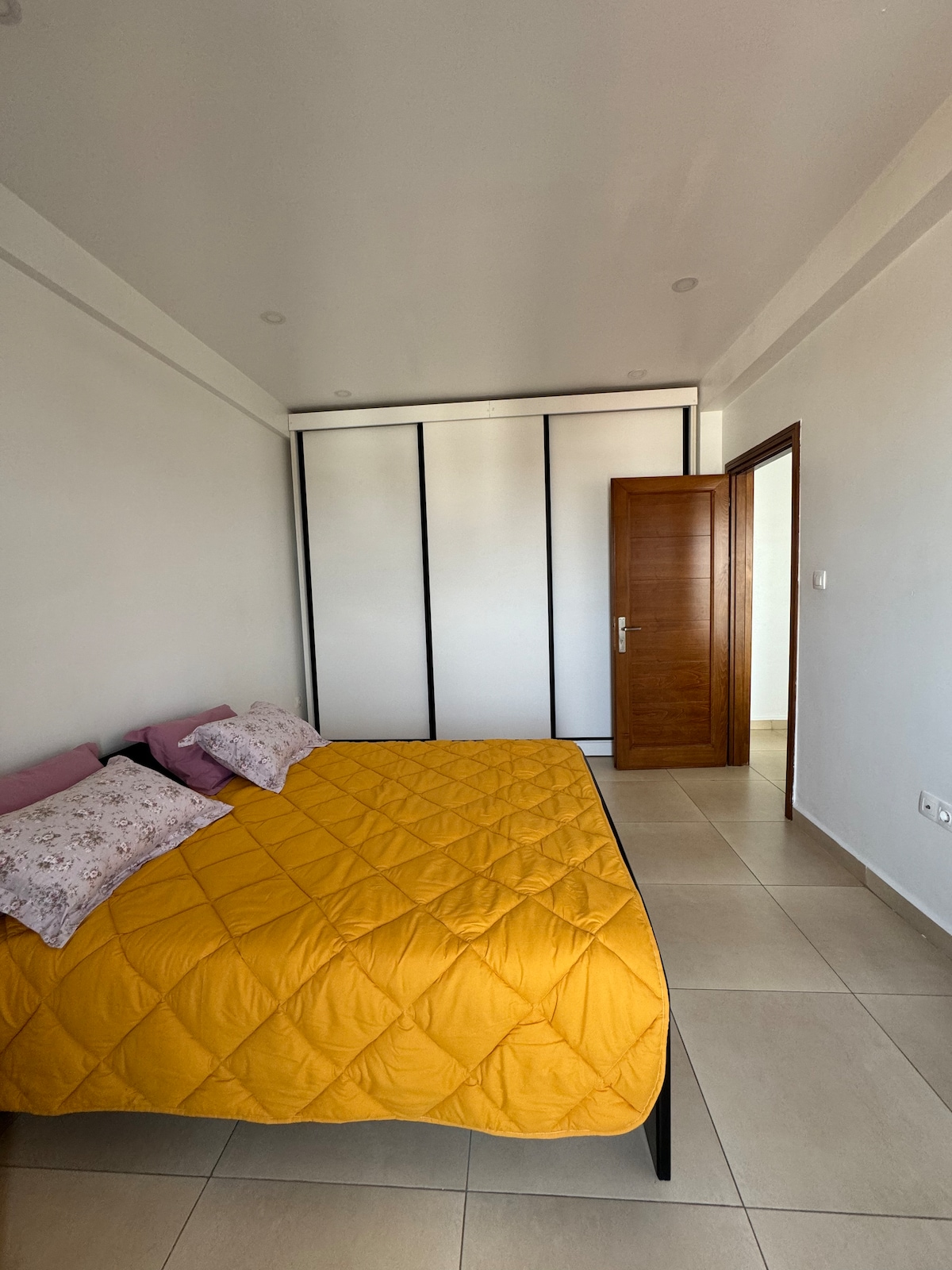 Cozy and bright, quiet and fully equipped two-room apartment ...