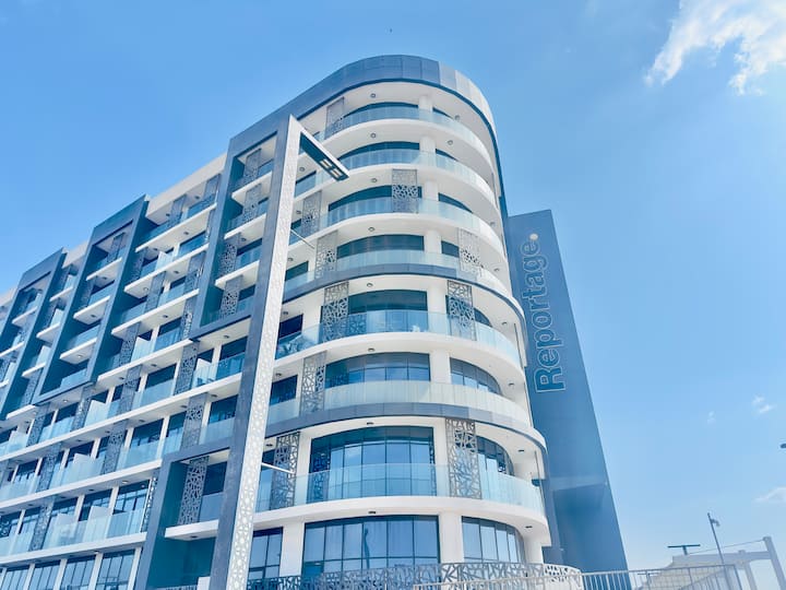 Modern 2br Retreat At The Gate, Masdar City - Abu Dhabi