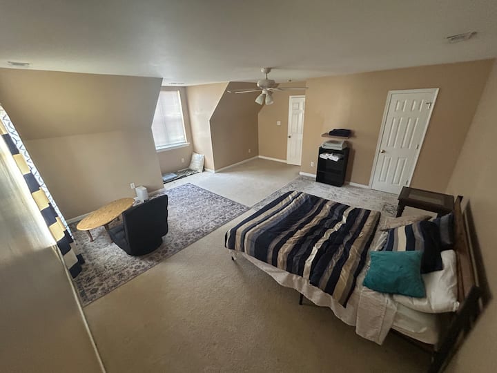 Bedroom In Chester - Chester, VA