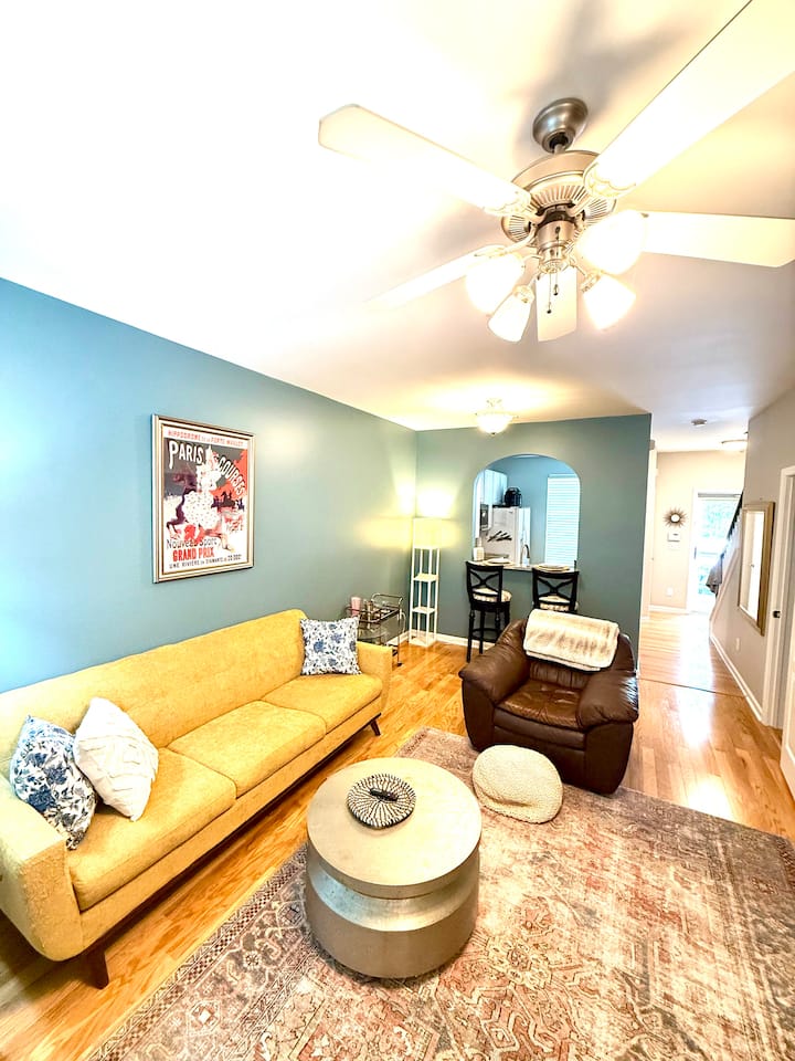 Chic Townhouse In Central Location - Durham, NC