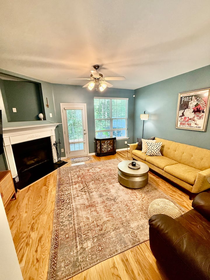 Chic Townhouse In Central Location - Durham, NC