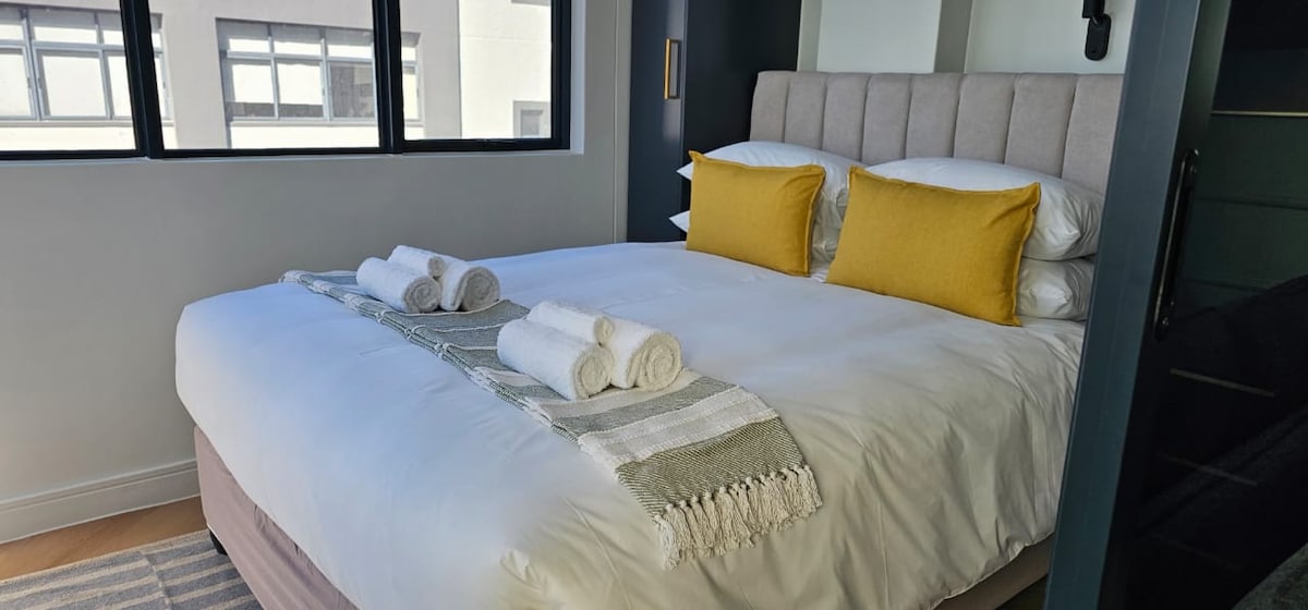 Safe and Central Luxury Apartment in De Waterkant - Flats for Rent in ...