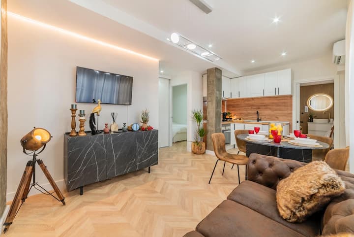 Wanda Airport Suite
Madrid San Blas Canillejas - Universidad de Navarra. Sede de Postgrado. Edificio Alumni. ISEM