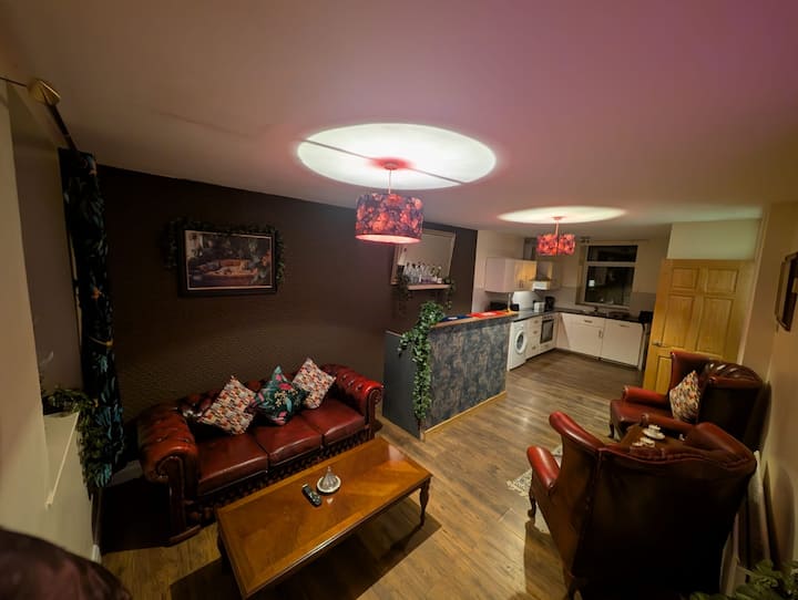 Benny's Hideout - City Centre - Parking - 2br - Belfast