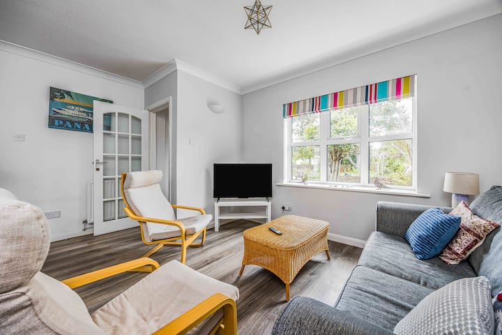 West Wittering Family Cottage | Pass The Keys - Emsworth